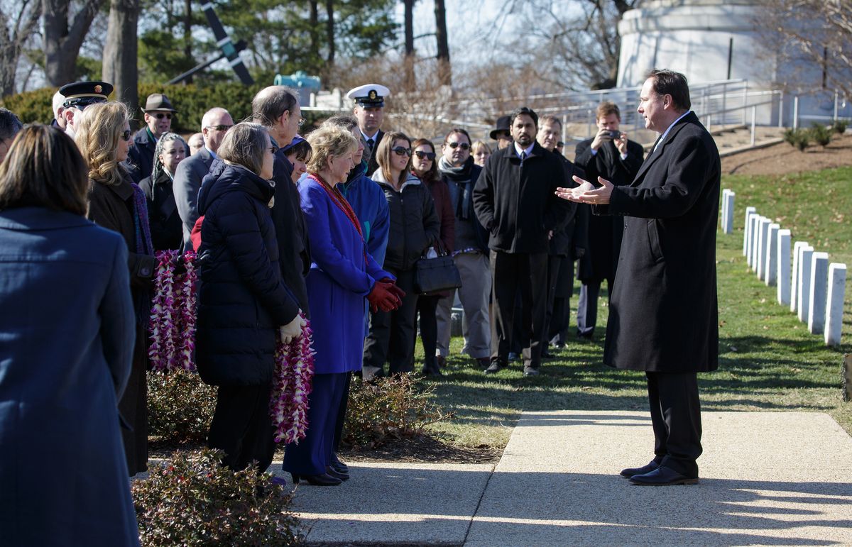NASA Honors Fallen Astronauts in 'Day of Remembrance' Ceremonies Today ...