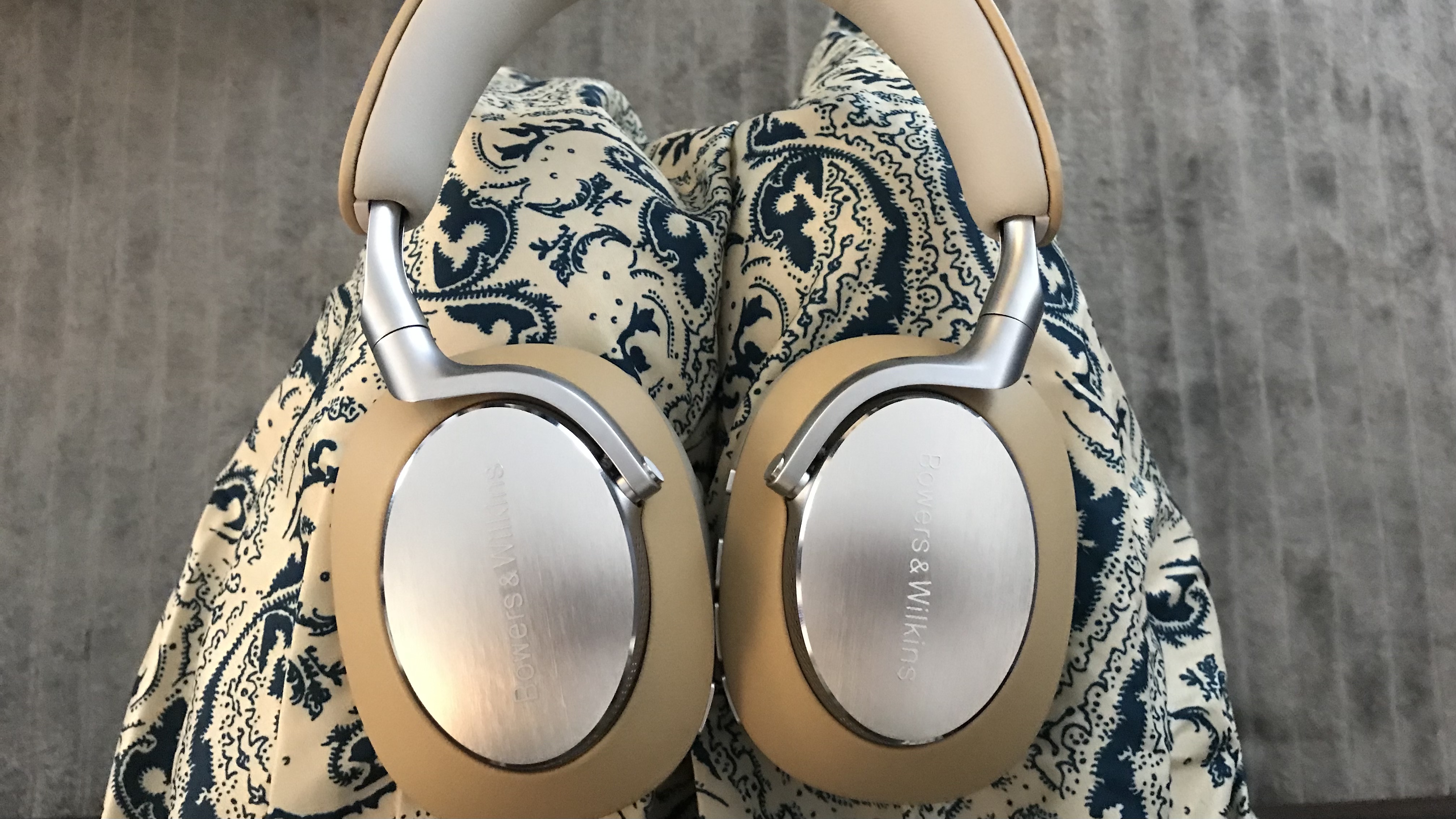 Bowers Wilkins PX8 Vs Focal Bathys Which High end Wireless Over ears