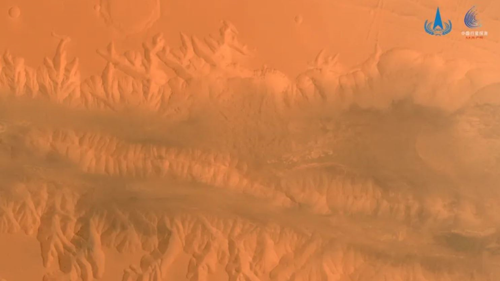 China's Mars rover Zhurong is hunkering down for its 1st Red Planet ...