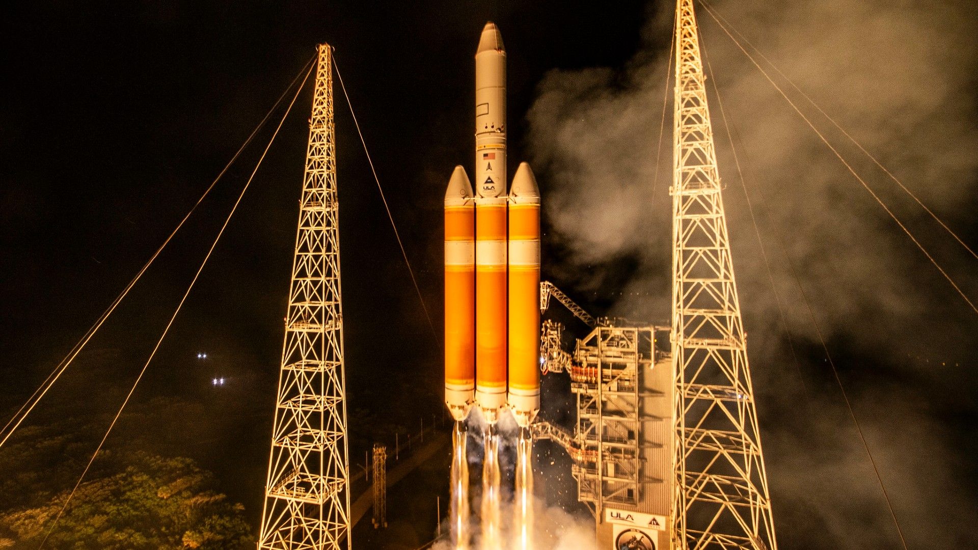 ULA Delta IV Heavy rocket puts on a show on next-to-last launch (photos ...