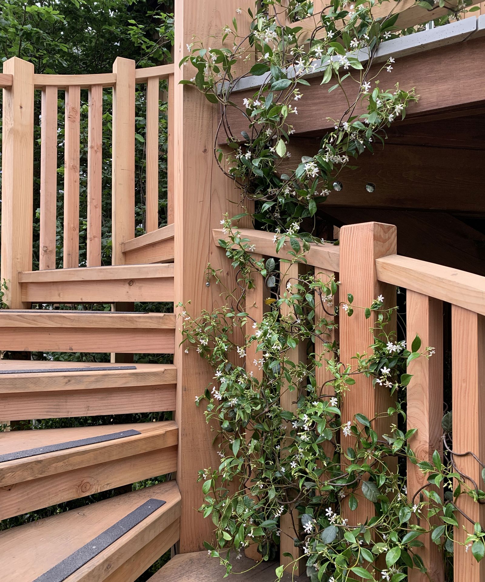 Deck steps ideas: 10 clever ways to link levels | Gardeningetc