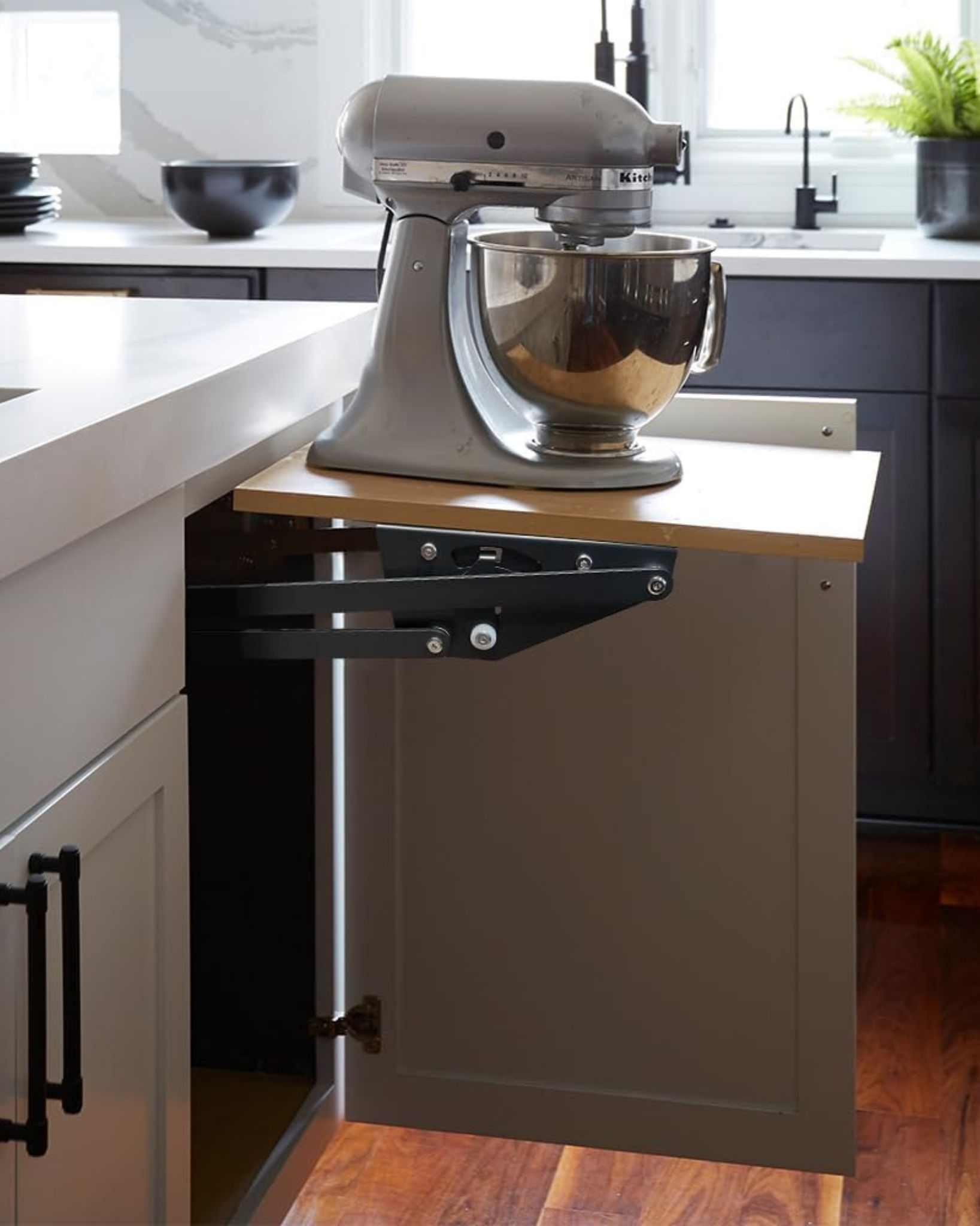 6 Stand Mixer Storage Ideas for Kitchens | Livingetc