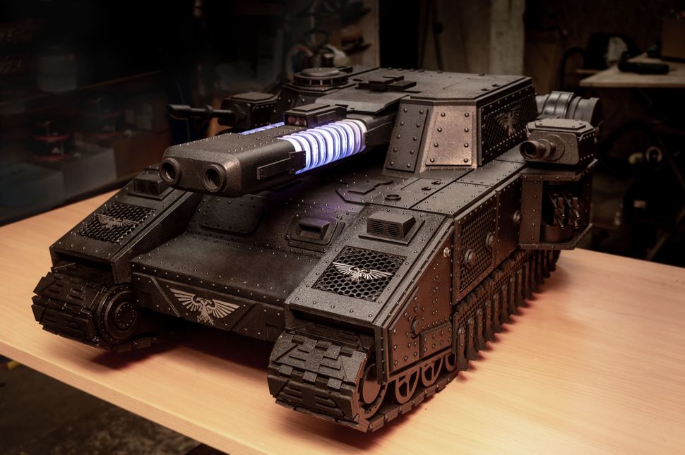 Here's a PC case that looks like a Warhammer 40k super-heavy tank | PC ...