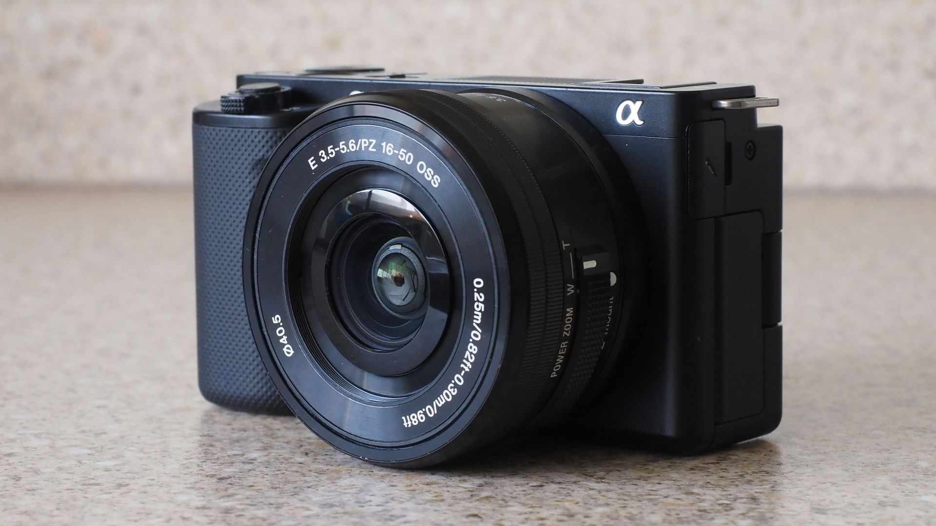 Sony’s 4-year-old APS-C vlogger camera is still Amazon UK's best-seller ...