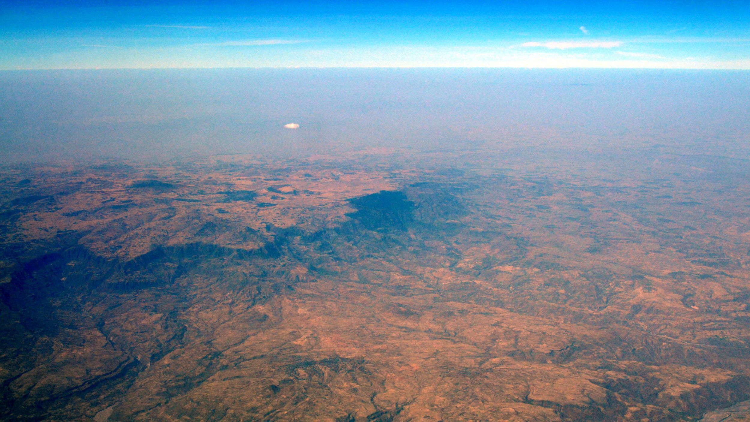Mushroom-shaped superplume of scorching hot rock may be splitting ...
