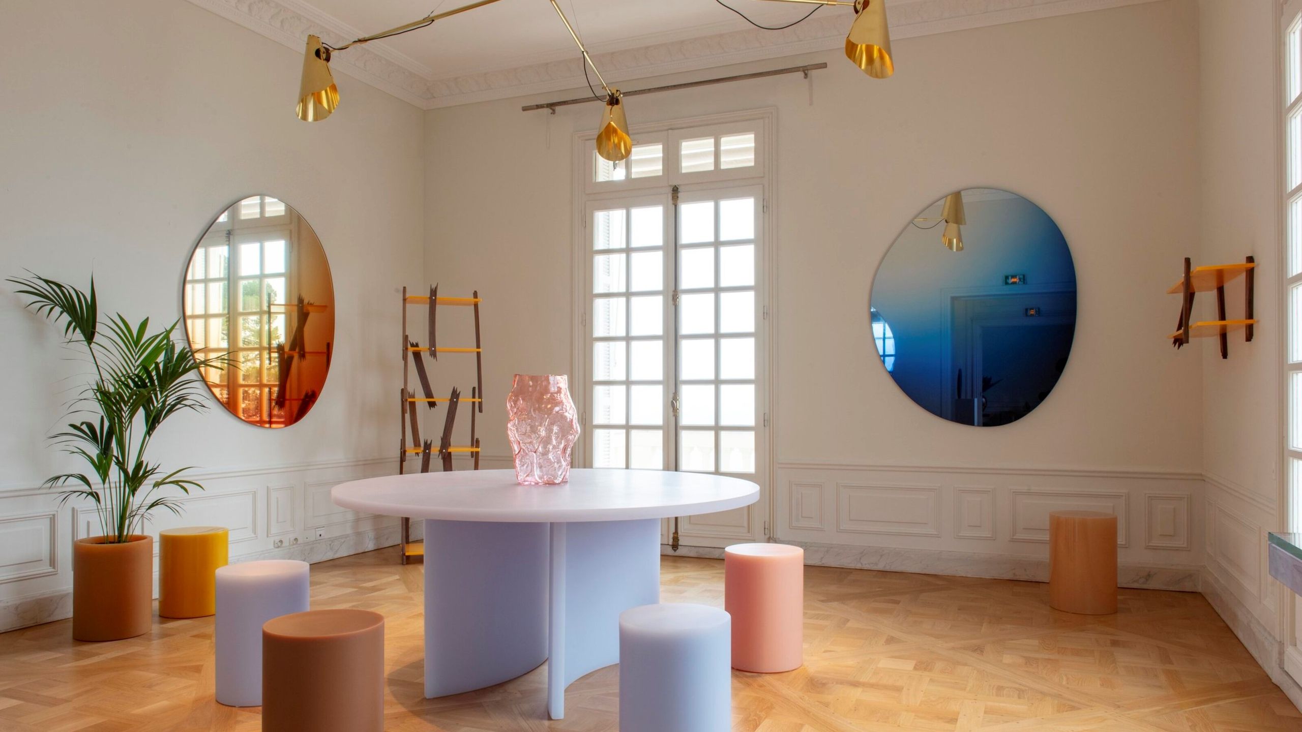 Colored mirrors are the modern wall decor trend you need to know about ...