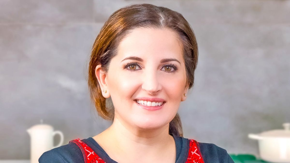 Afghan chef uses traditional meals to welcome hundreds of refugees to ...