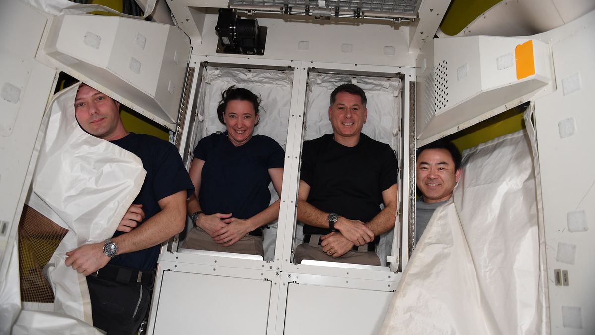 Labor Day 2021 in space: Astronauts take a half-day off from science ...