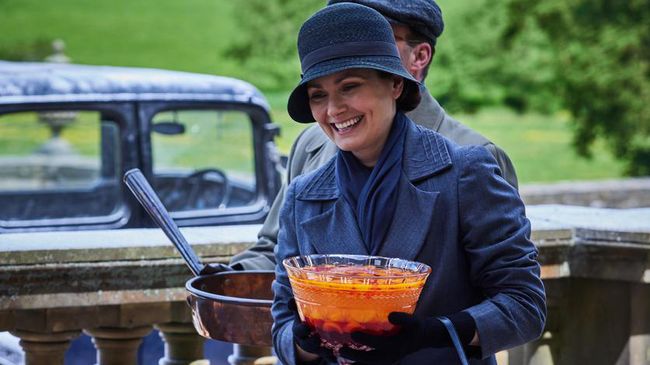 Mrs Hall reveals new look in All Creatures Christmas special | What to ...