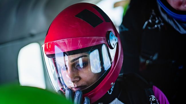 This skydiver could be the 1st woman to jump from Earth's stratosphere ...