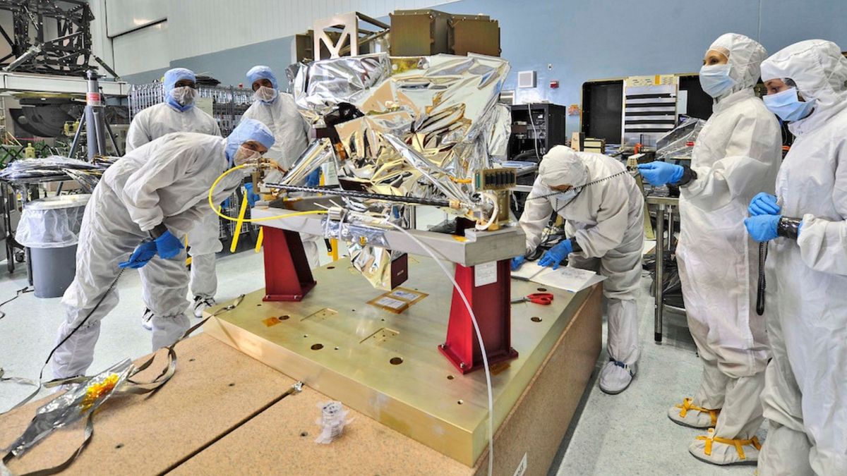 The coolest cameras in space… what is the James Webb Space Telescope ...