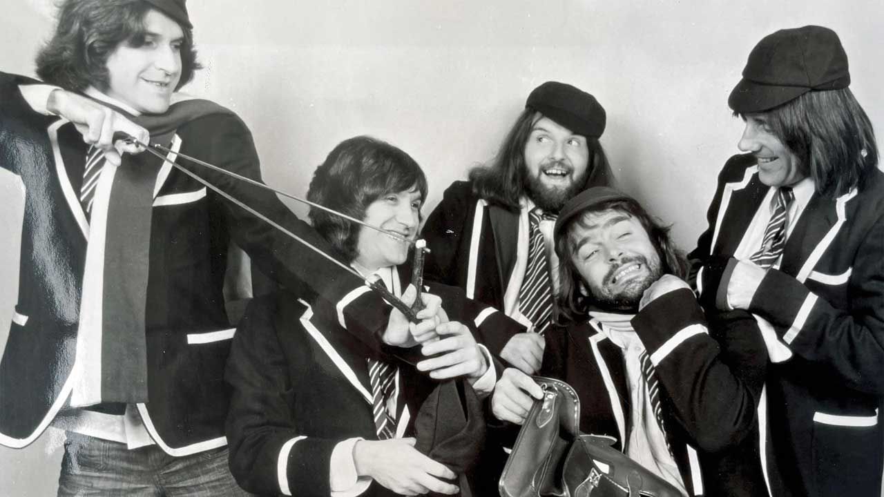 Lola: the story behind The Kinks' subversive classic | Louder