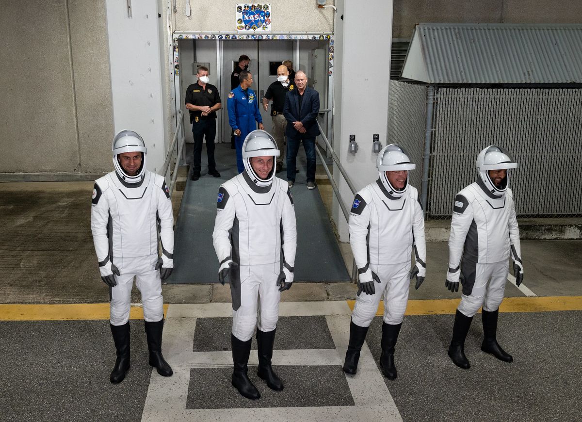 SpaceX test-fires rocket for Crew-6 astronaut launch (photos) | Space
