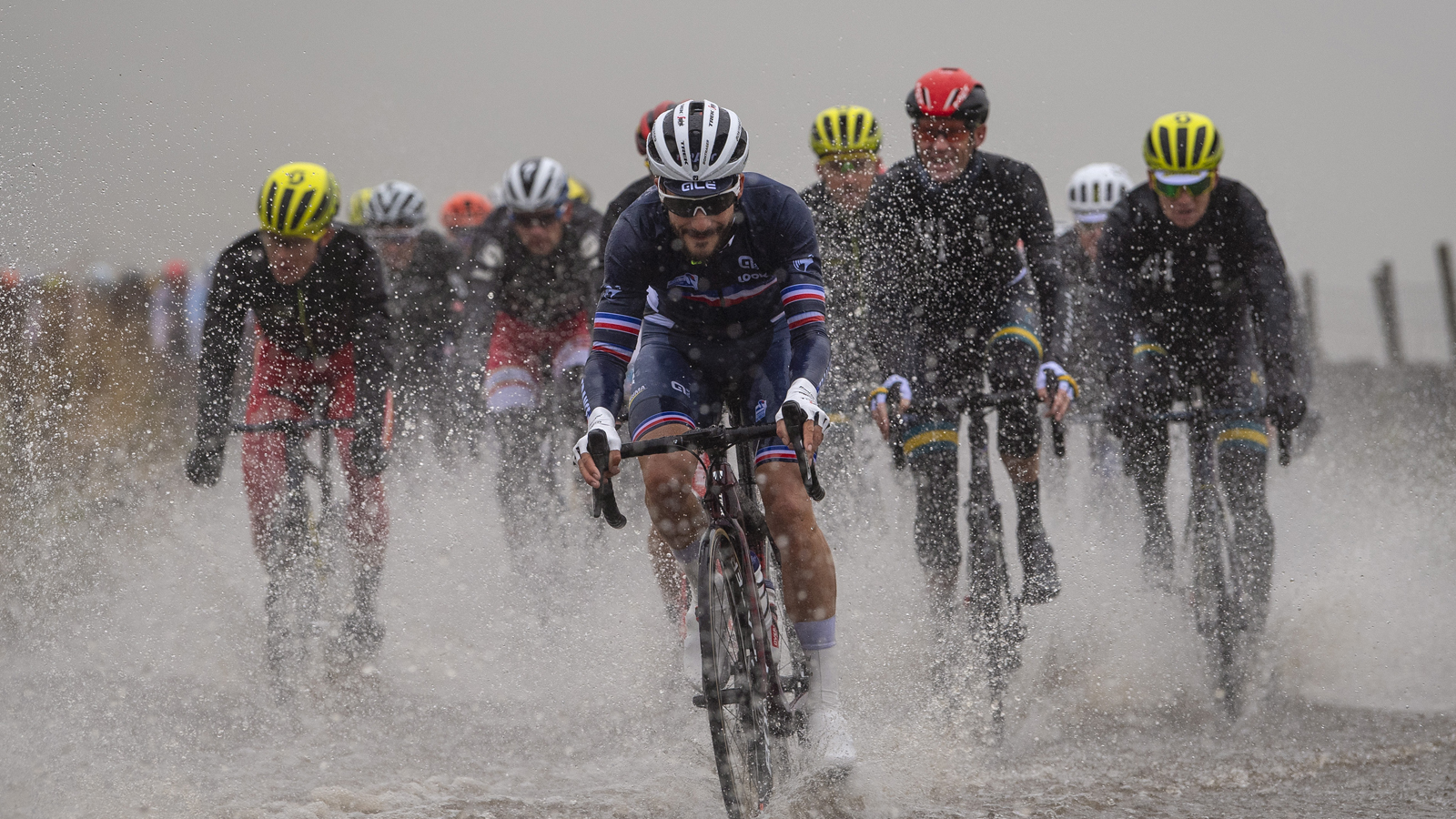 Winter cycling: Everything you need to know | Cyclingnews