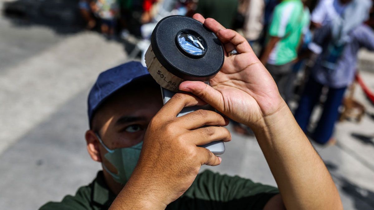 How to photograph a solar eclipse with a smartphone — 7 tips from an ...