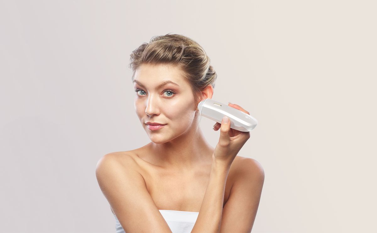 This smart makeup applicator does the hard part for you | The Week
