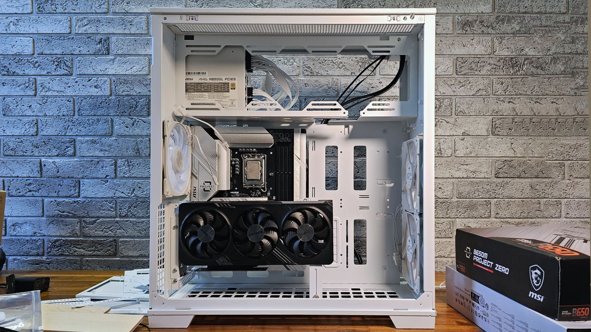 Hands-on with InWin's F5 PC Case: Back-connector motherboard support ...