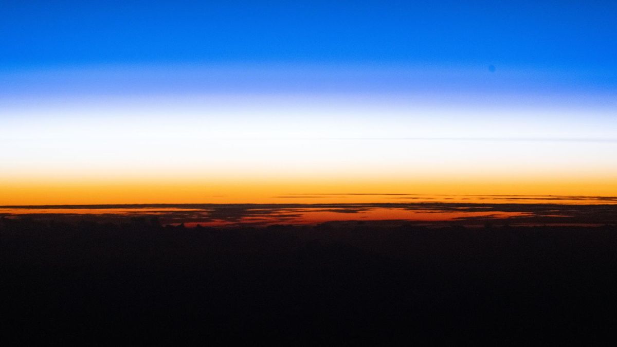 Astronaut sees sunset from space photo of the day for Jan. 27, 2026 | Space