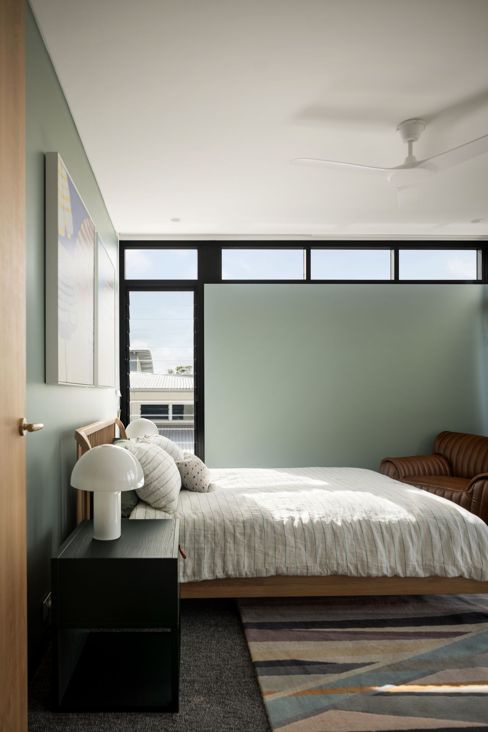 How to Dry Bedding in Winter — An Expert Guide | Livingetc