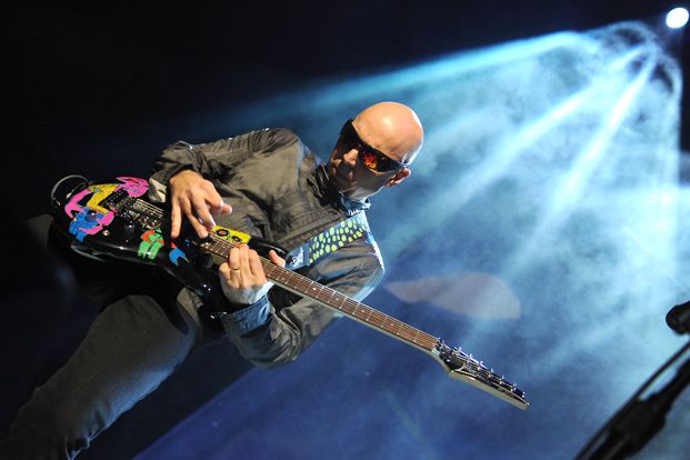 Joe Satriani's Guide to Building Chords from “Stacked” Fourths | Guitar ...