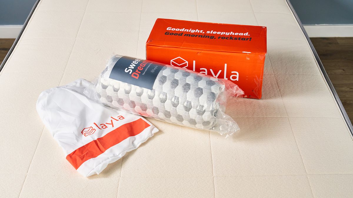 How we test pillows: A guide to our review process | Tom's Guide