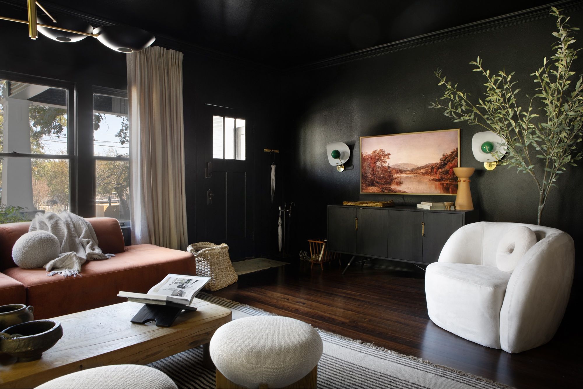 5 of best dark colors to paint small rooms, as chosen by designers ...