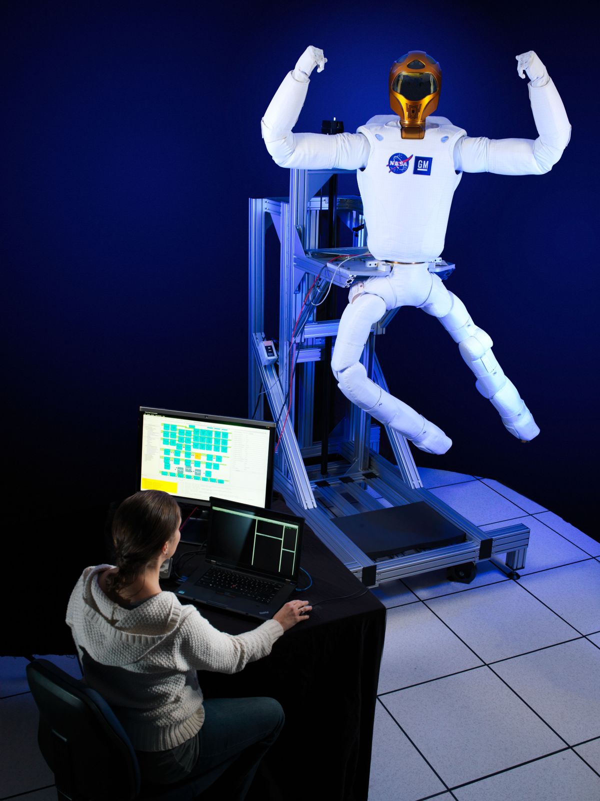 Space Legs for NASA's Robonaut 2 to Ride SpaceX Dragon Into Orbit | Space