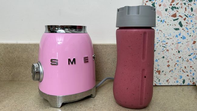 Smeg Personal Blender review: a fun retro-styled blender for making ...