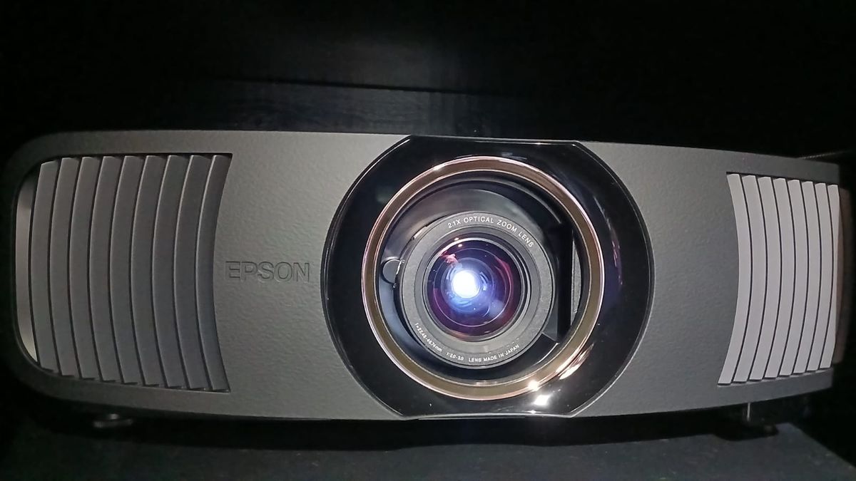 Epson QB1000 projector review: spectacular big screen bang for your ...