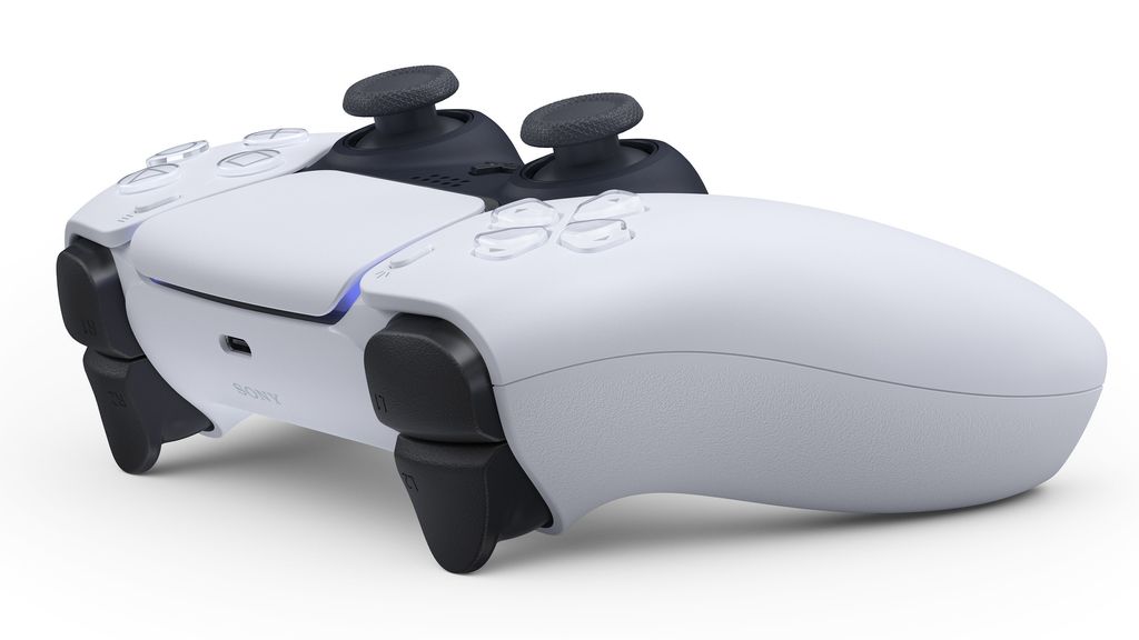 Xbox controller vs. PlayStation DualSense: Old reliable or new hotness ...