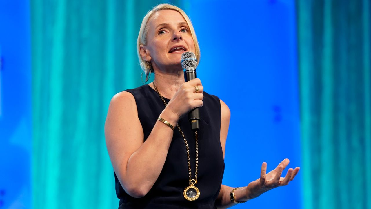Elizabeth Gilbert chooses books about women overcoming difficulty | The ...