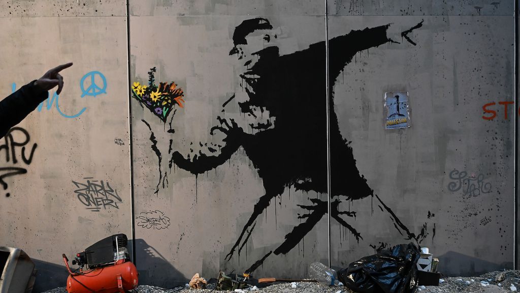 Ten of Banksy’s most iconic works | The Week