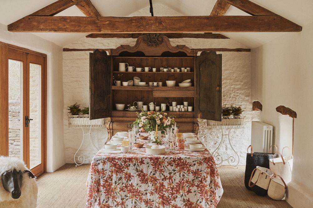 Ways To Create Stunning Table Settings with Thyme's Caryn Hibbert