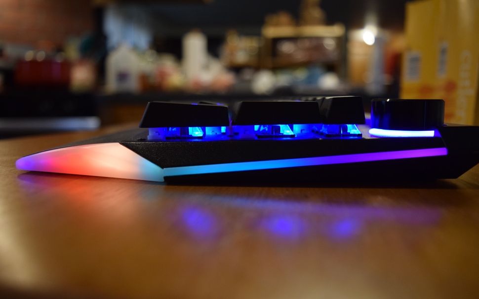 Aukey KM-G17 Gaming Keyboard Review: Budget Behemoth | Tom's Hardware