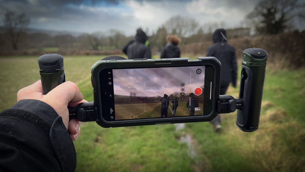 Best iPhone camera grips: rigs and cages to hold your smartphone steady ...