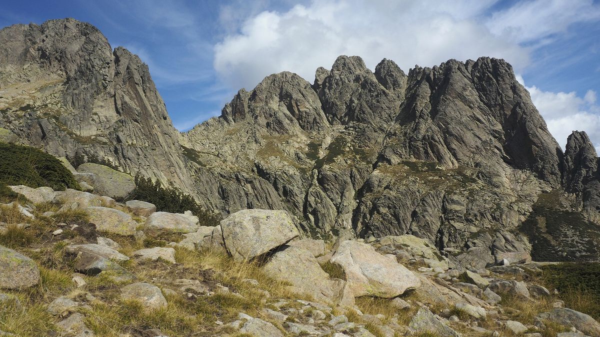 The most dangerous hiking trail in the world | Advnture