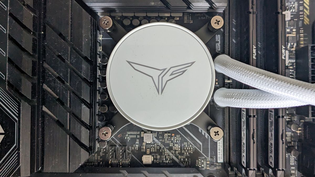 TeamGroup T-Force Siren Duo 360 Review: Keeping Gen 5 SSDs Speedy With Liquid Cooling | Tom's ...