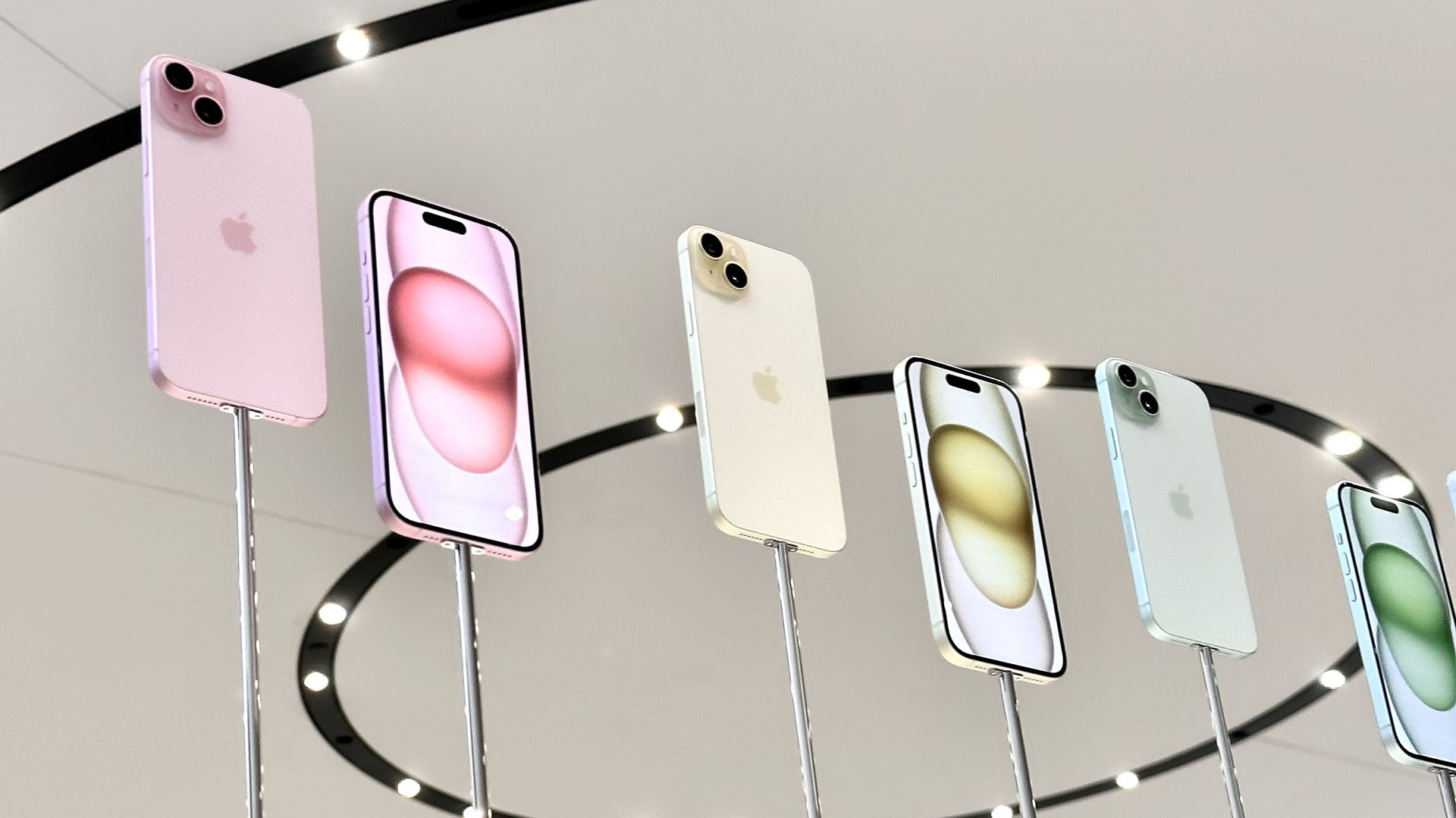 iPhone 15 vs iPhone 15 Plus vs iPhone 15 Pro vs iPhone 15 Pro Max ...