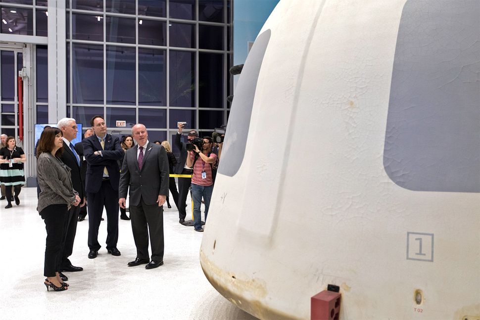 In Photos: VP Mike Pence Tours NASA's Kennedy Space Center, Blue Origin ...