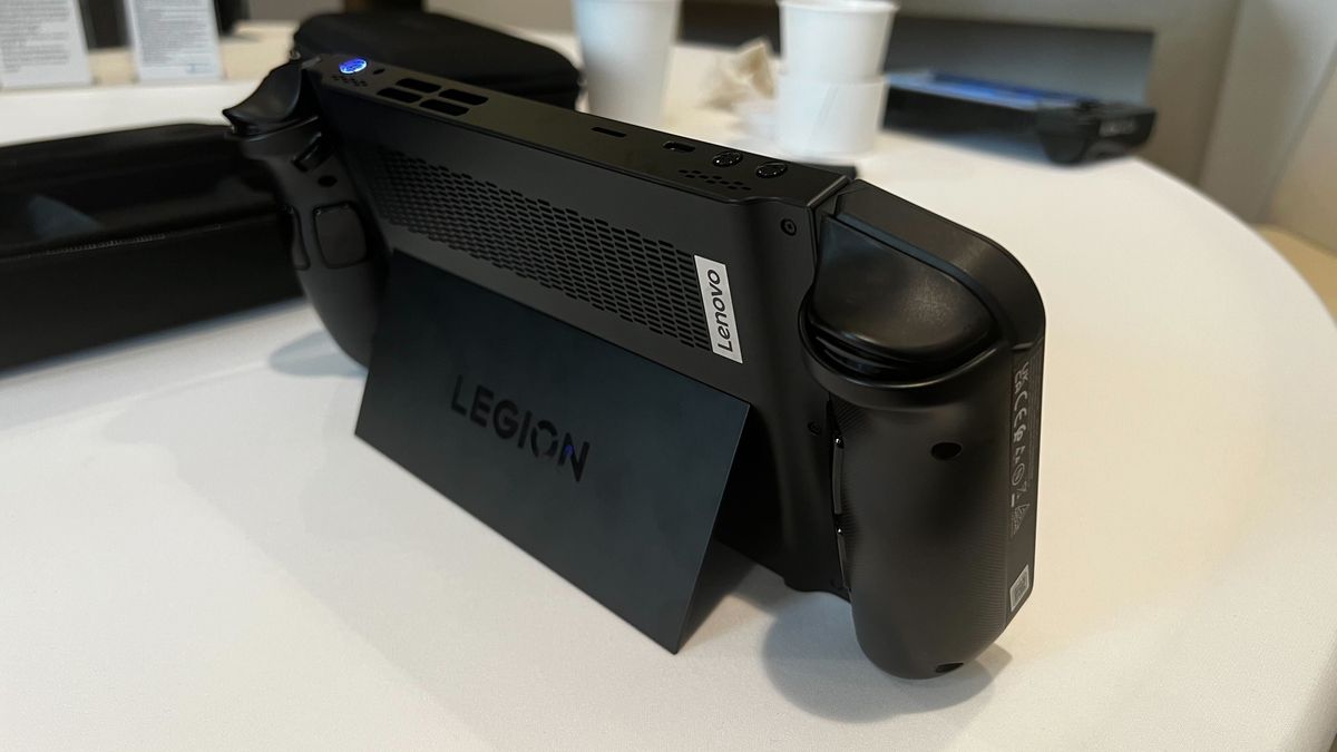 Hands-on: The Lenovo Legion Go can turn one of its controllers into a ...