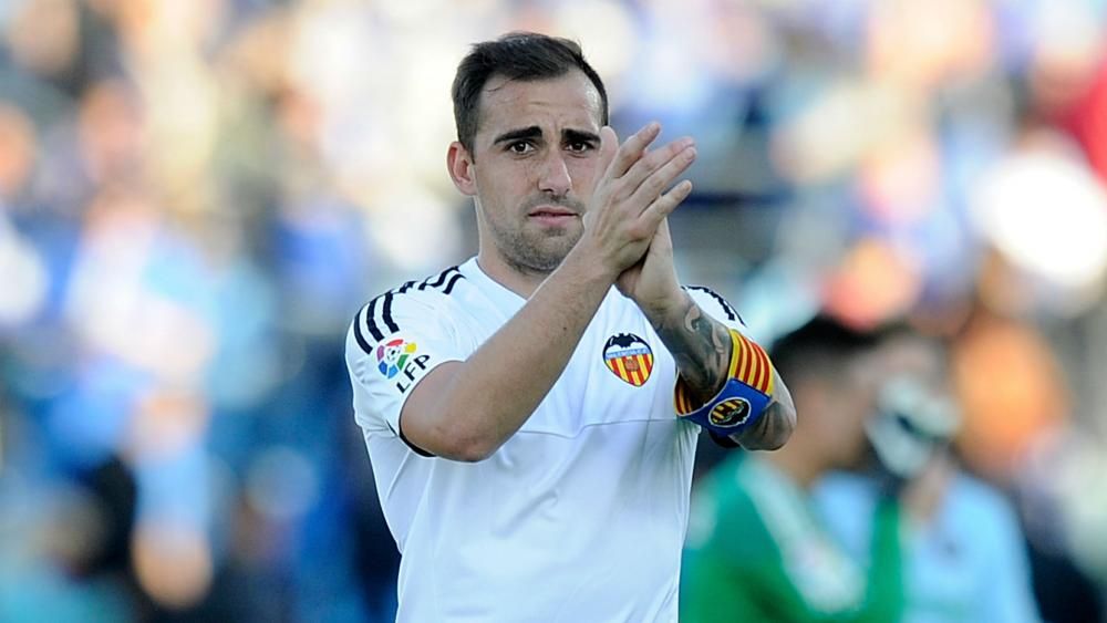 Barcelona sign €30m Valencia striker Alcacer | FourFourTwo