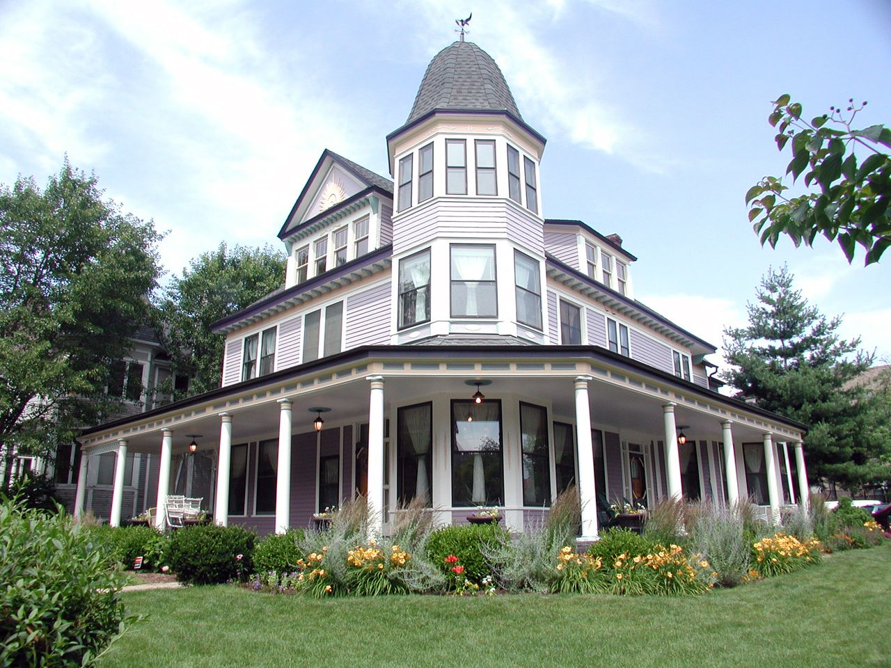 For sale: 7 distinguished homes with columns | The Week