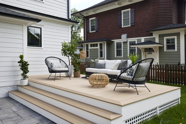 Deck color ideas: how to choose the color to paint your deck | Homes ...