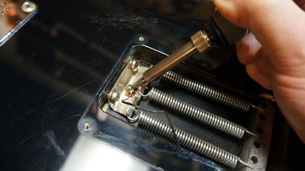 How to mod your Strat to sound like a Tele with a 7-way circuit ...