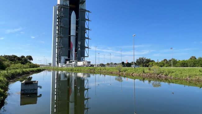 ULA rolls Vulcan Centaur rocket to pad ahead of 2nd-ever launch (photos ...