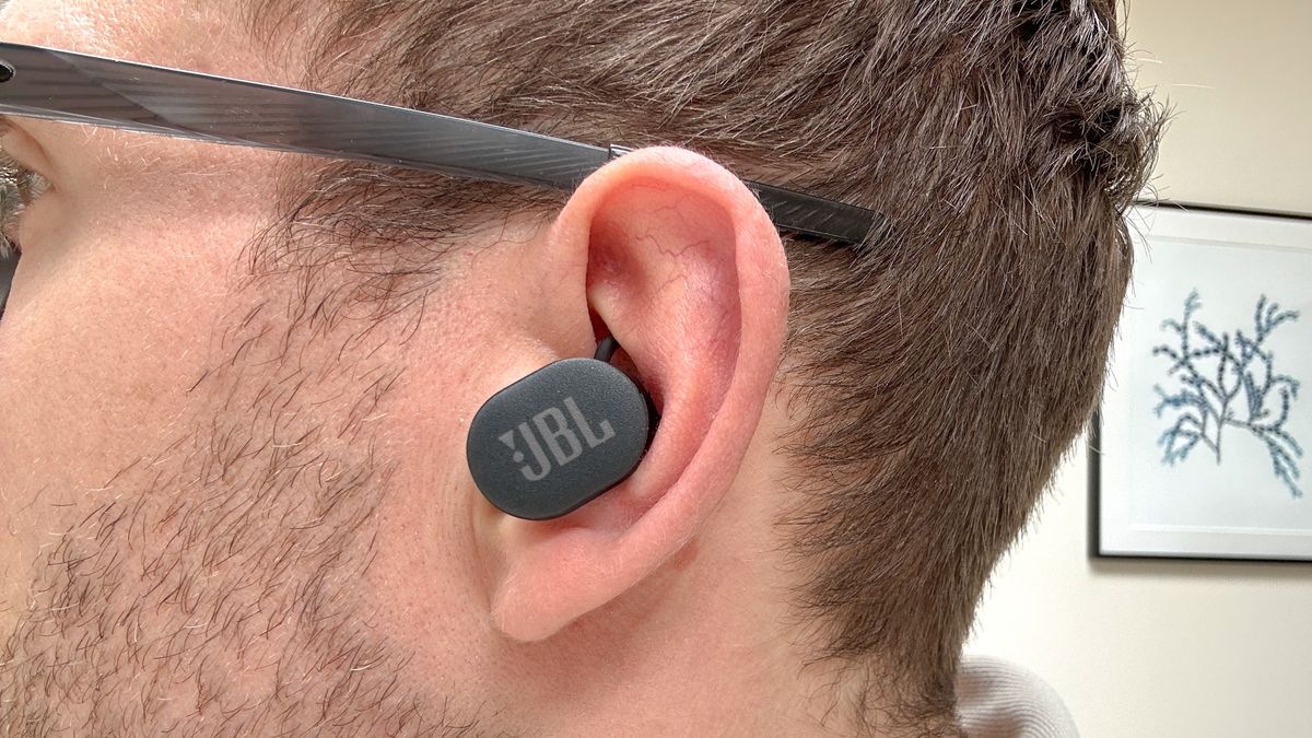 JBL Endurance Race 2 review: good value sports buds | Tom's Guide