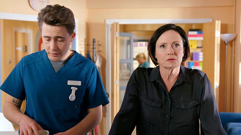 Doctors spoilers: Emma Reid in bed with Rob Hollins! | What to Watch