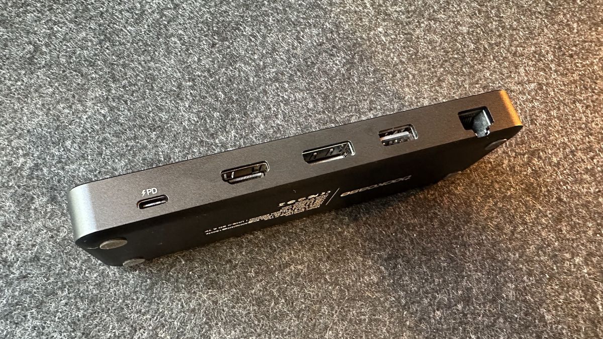 Dockcase Smart USB-C Hub 10-in-1 Explorer Edition review: Cyber ...