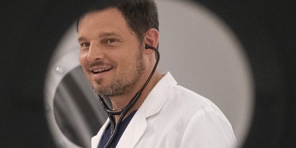 See Grey's Anatomy's Epic Cast Photo As Season 'Sweet 16' Starts ...