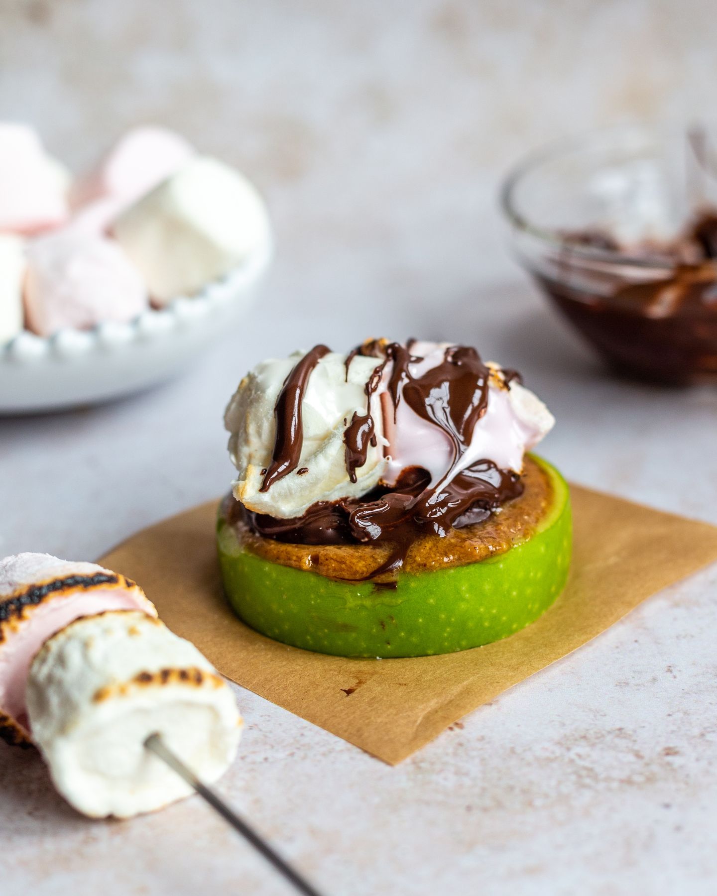S'mores recipe: sweet apple and toasted marshmallow | GardeningEtc
